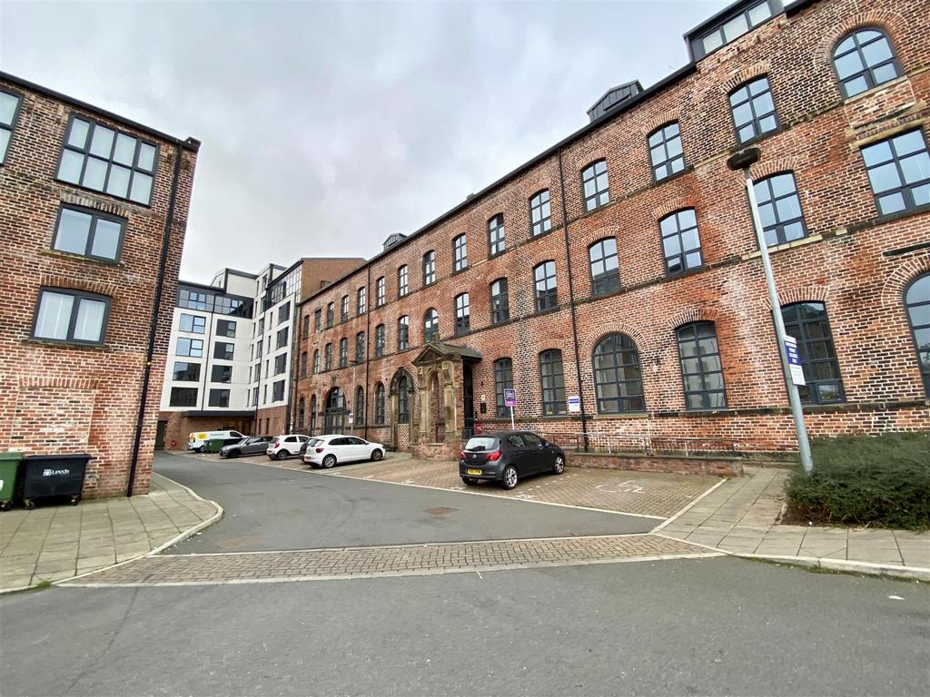 Victoria Riverside, Leeds 2 bed duplex for sale - £190,000