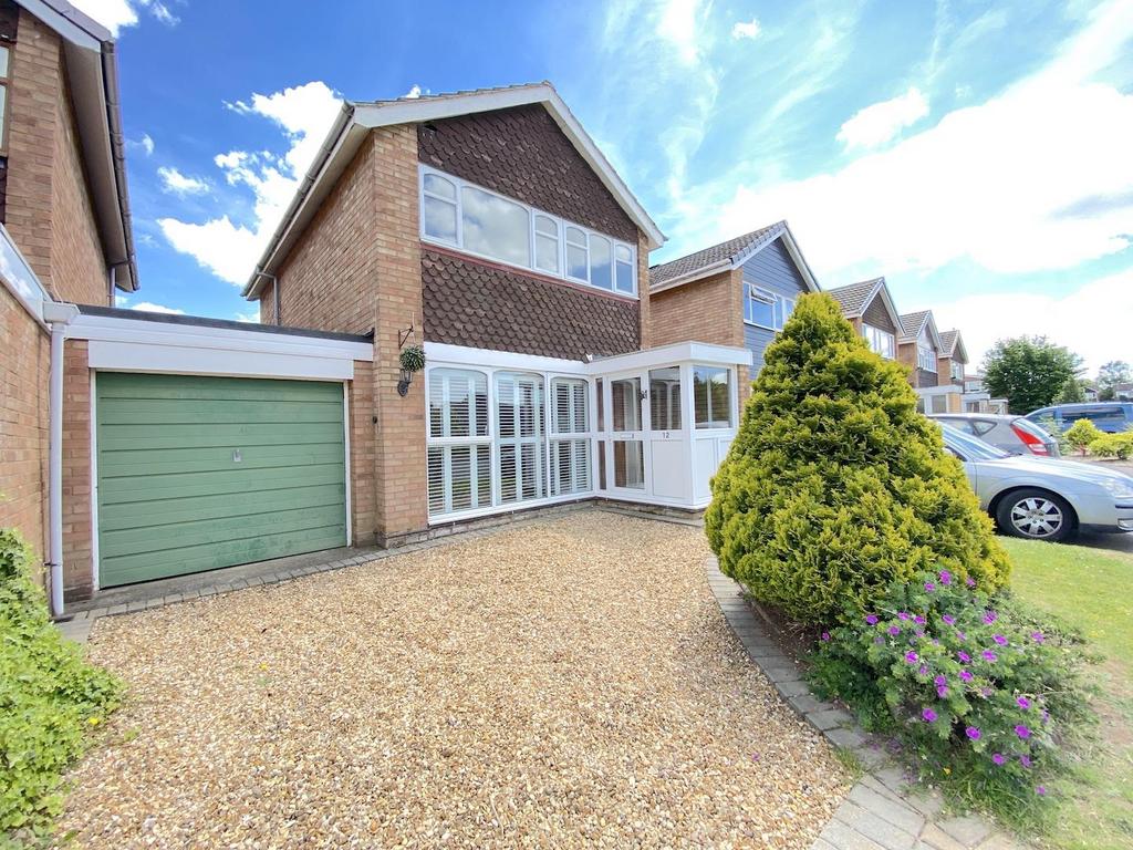 Codsall Ravenhill Drive 3 Bed Link Detached House £1 275 Pcm £294 Pw