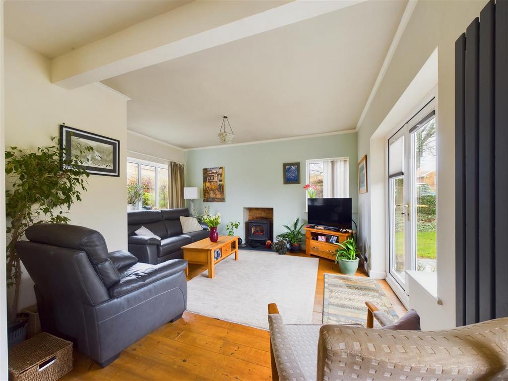 Roxby Nook, Roxby Road, Thornton-Le-Dale, Pickering, YO18 7SX 4 bed ...