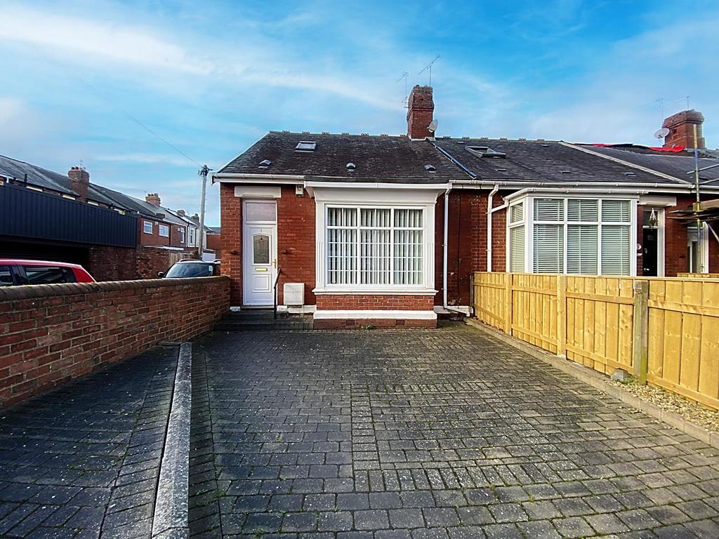 Sunningdale Avenue, Walkerdene 2 bed terraced bungalow - £695 pcm (£160 pw)