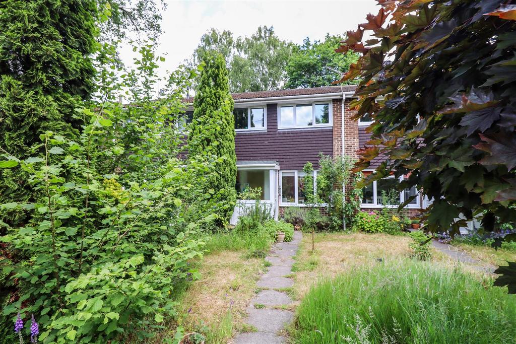 The Croft, Fleet GU51 3 bed house - £350,000