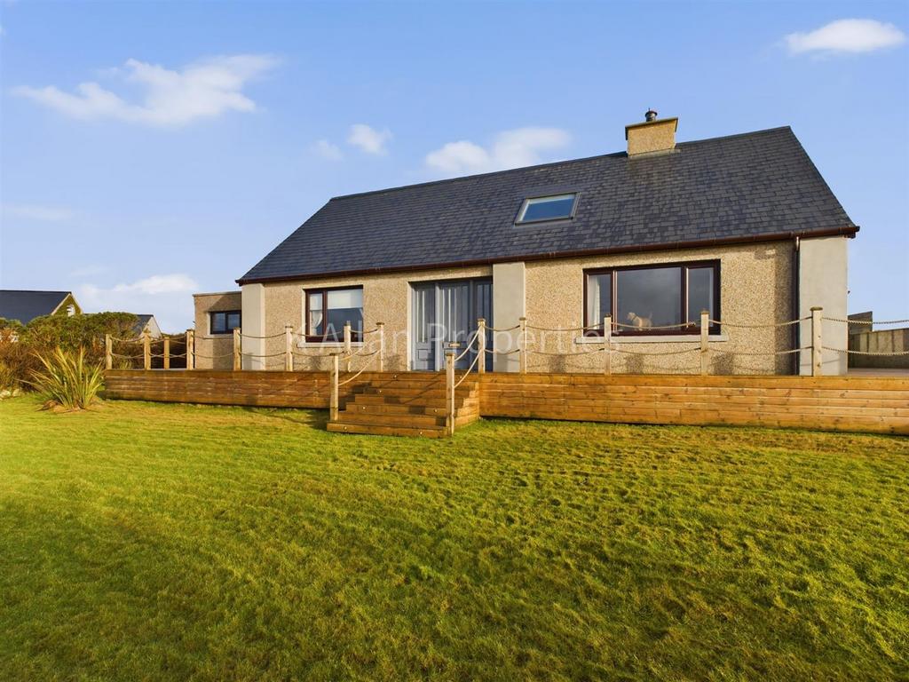 Newton, Heathery Loan, St. Ola 4 bed detached house - £320,000