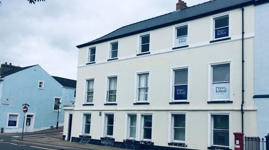 15-16 Hamilton Terrace, Milford... Mixed use - £300,000