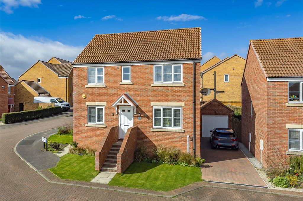 Seven Hill Close, Morley, Leeds, West... 4 bed detached house - £399,995