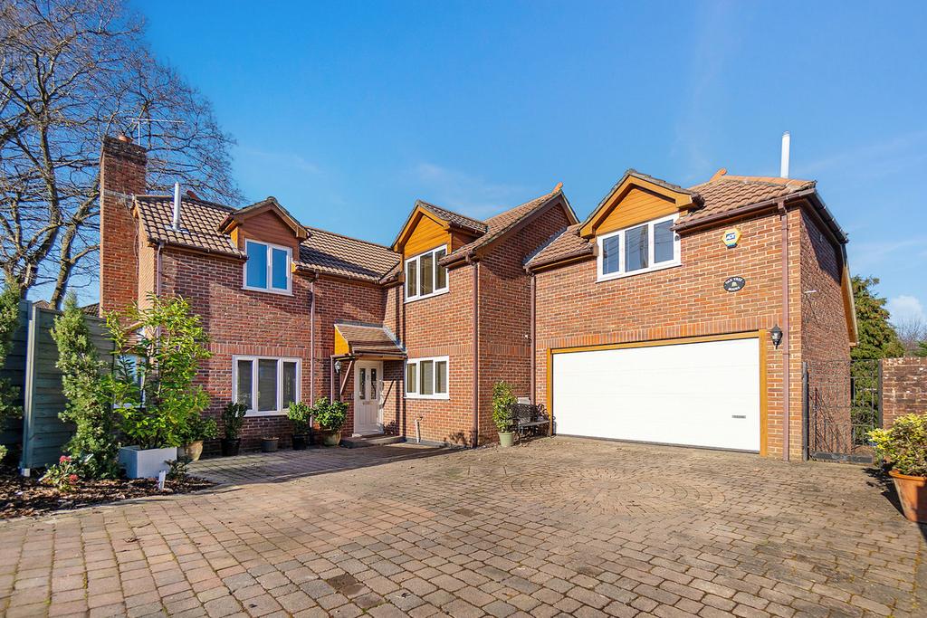 Netley Firs Road Hedge End... 5 bed detached house for sale - £750,000