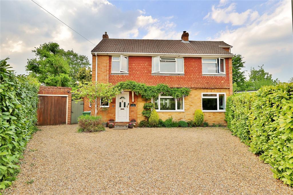 Oakwood Road, Woking, Surrey, GU21 5 bed detached house for sale - £735,000