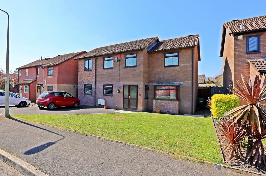 Chandlers Reach, Pontypridd CF38 4 bed detached house for sale - £350,000