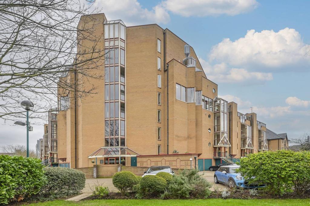 Asher Way, Wapping, London, E1W 2 bed flat - £625,000