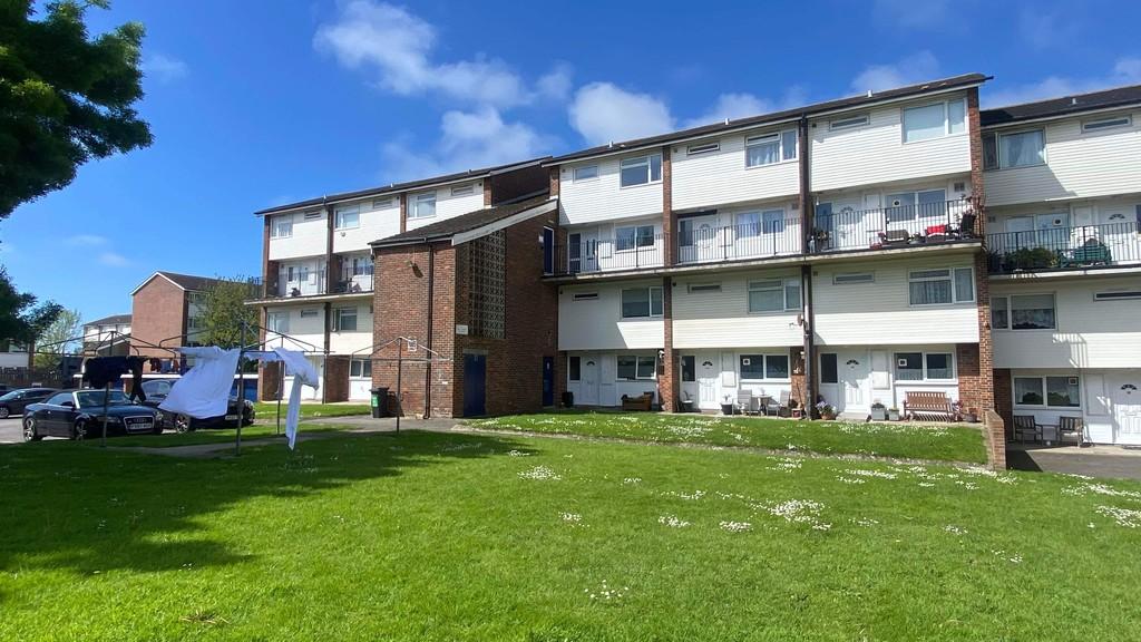 Lumsden Road, Eastney, Southsea 3 bed maisonette - £169,995