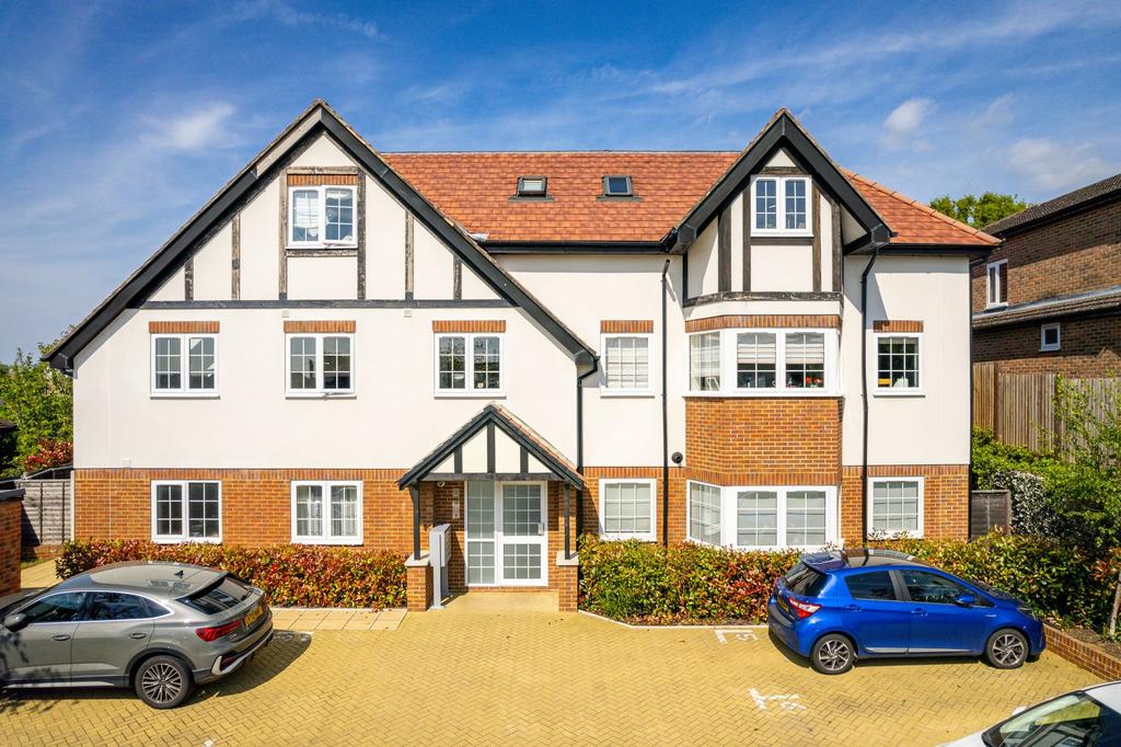 Marlpit Lane, Bellview House, CR5 2 bed apartment - £400,000