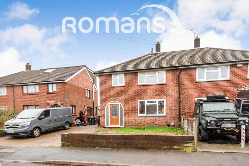 Star Post Road 3 bed semi-detached house - £1,500 pcm (£346 pw)