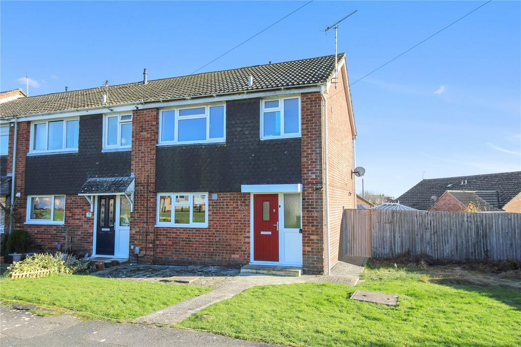 Dryden Place, Swindon SN4 3 bed end of terrace house - £235,000