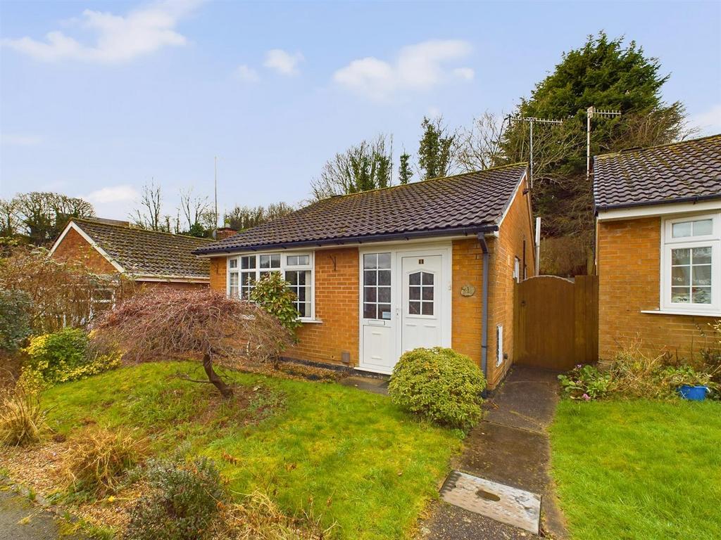 Hawley Mount, Nottingham NG5 2 bed detached bungalow - £180,000
