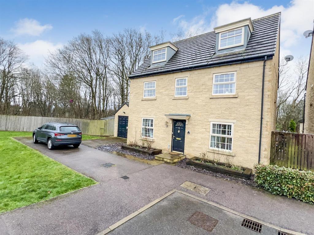 Regal Close, Corby NN17 5 bed detached house - £430,000