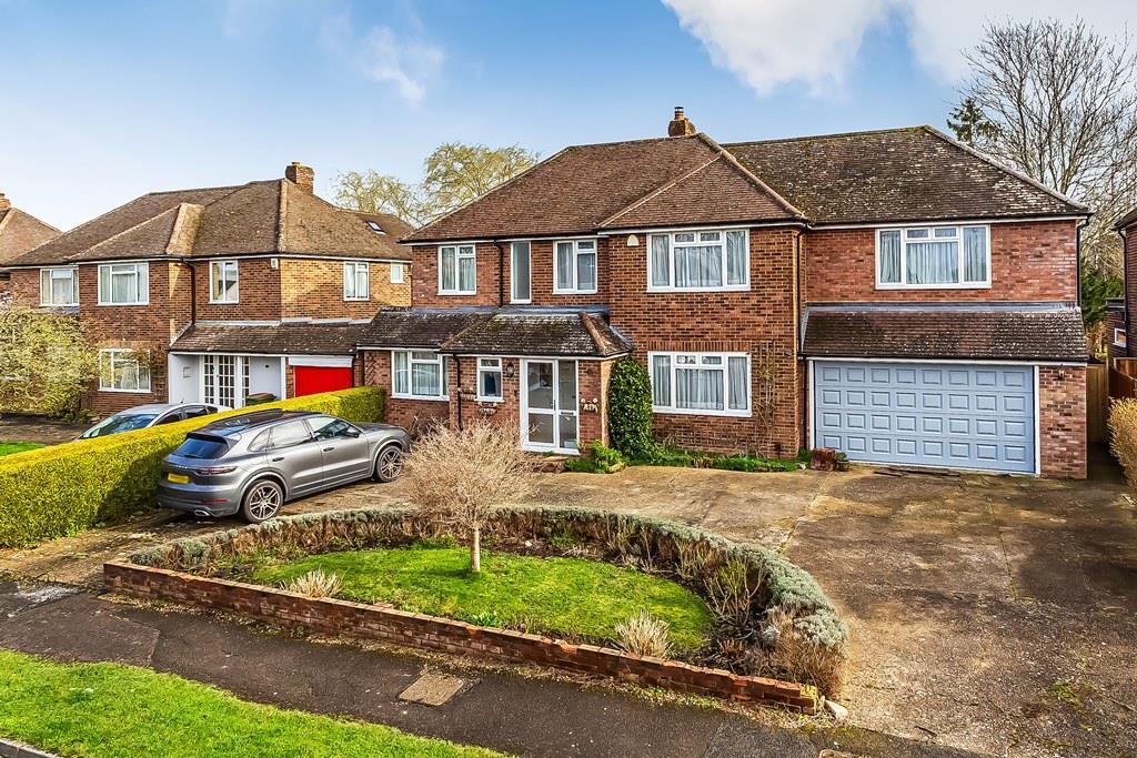 HAZEL WAY, FETCHAM, KT22 6 bed detached house - £1,100,000