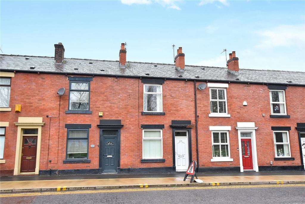Manchester Road, Castleton, Rochdale... 2 bed terraced house - £120,000