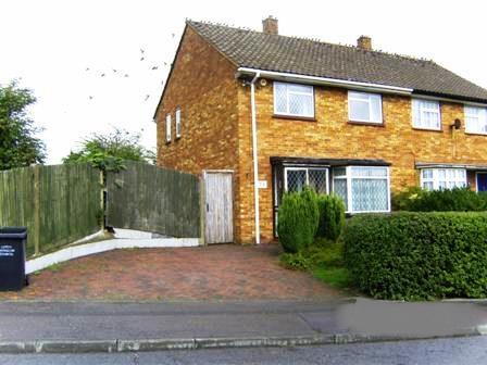 Kirkwood Road, Lewsey Farm, Luton, LU4 3 bed semi-detached house for ...