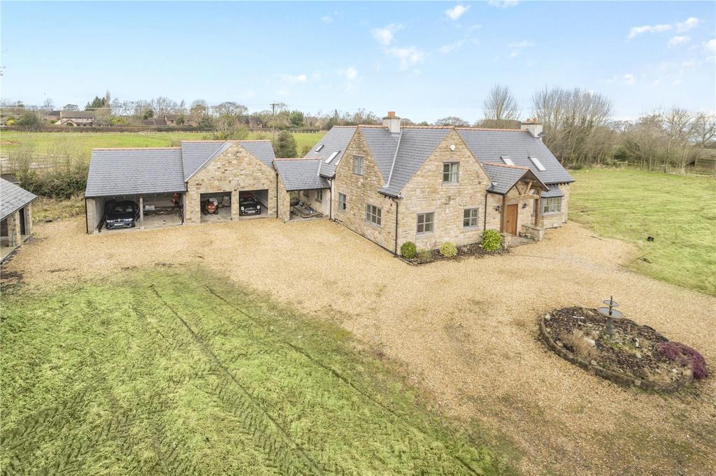 Treuddyn, Mold, Flintshire 5 bed detached house - £550,000