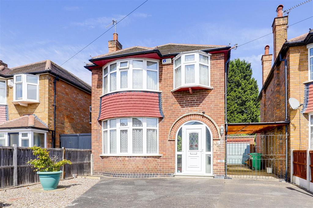 Seaford Avenue, Wollaton NG8 3 bed detached house - £300,000
