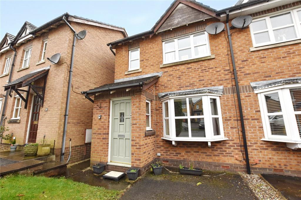 Sutton Way, Hadfield, Glossop... 2 bed terraced house - £199,950