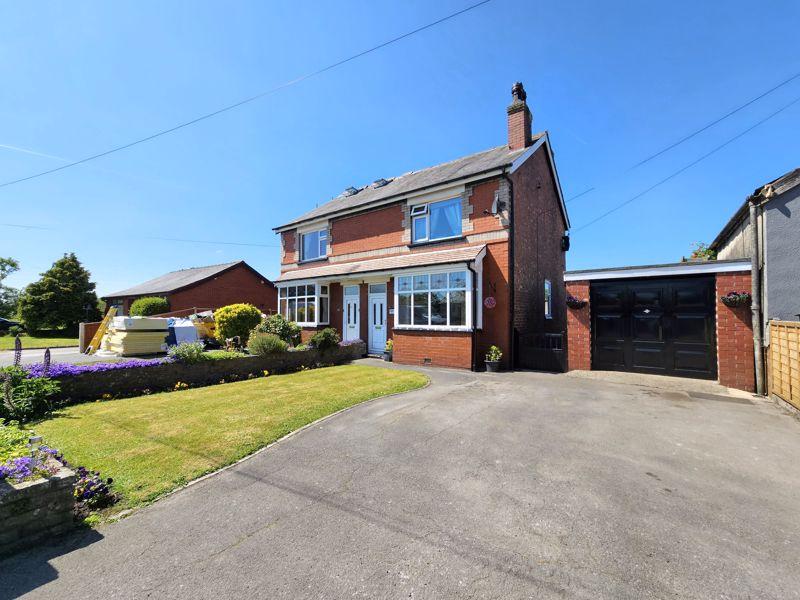 Carr Lane, Preston PR4 3 bed semi-detached house - £264,500