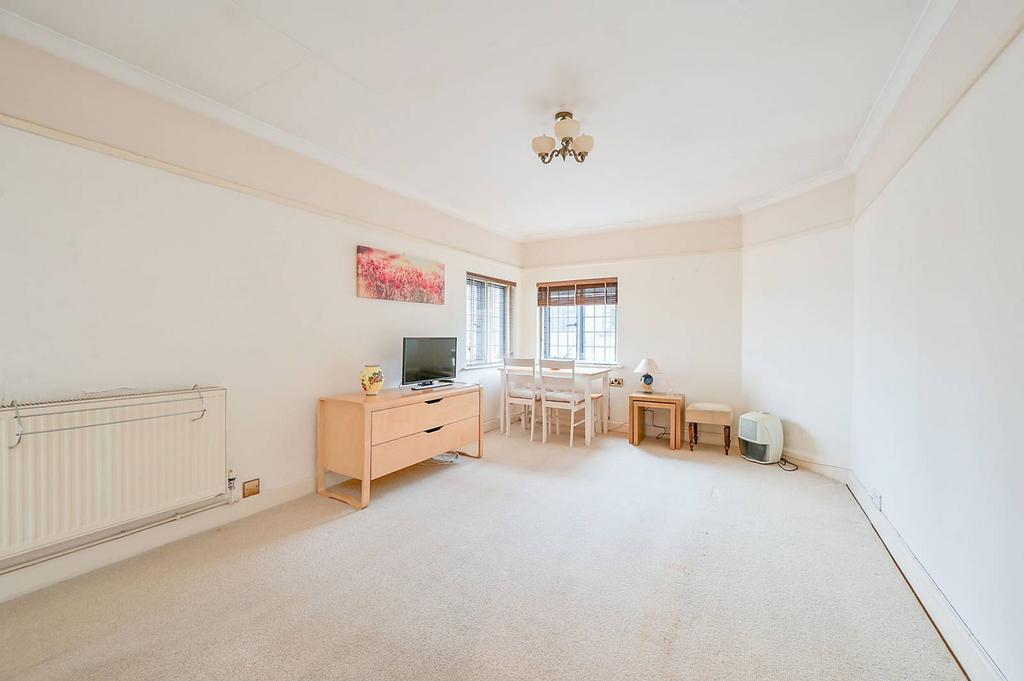 Ayr Court, West Acton, London, W3 1 bed flat for sale - £250,000
