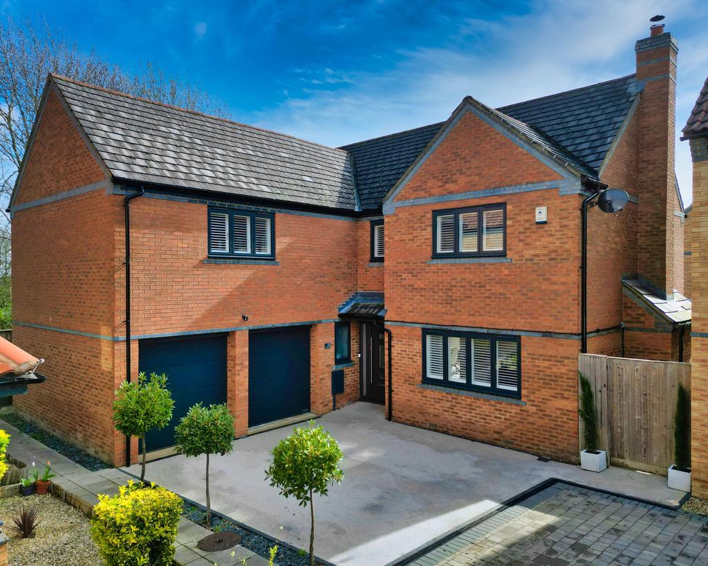 Gainsborough Close, Milton Keynes MK8 5 bed detached house - £800,000