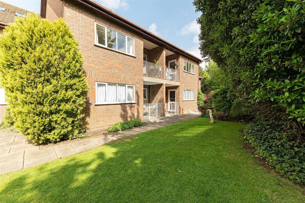 Forge Lane, Cheam Village 1 bed retirement property for sale - £335,000