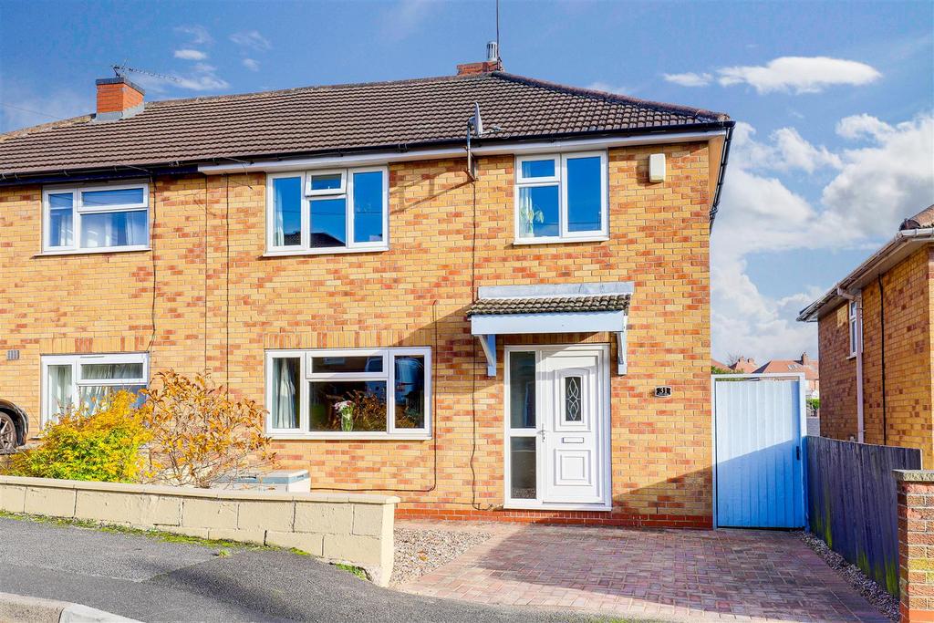 Fraser Square, Carlton NG4 3 bed semi-detached house - £210,000