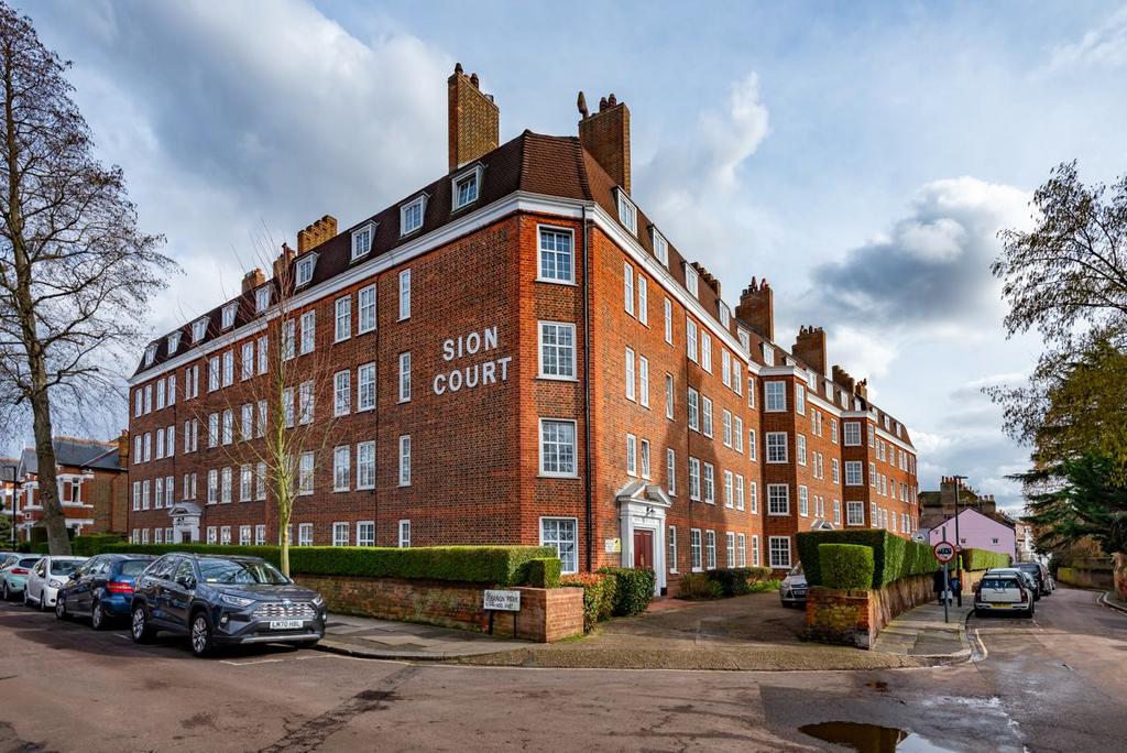 Sion Court, Twickenham 2 bed apartment - £425,000
