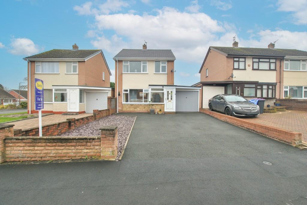 Stanall Drive, Muxton, Telford, TF2 8PT. 3 bed link detached house for ...