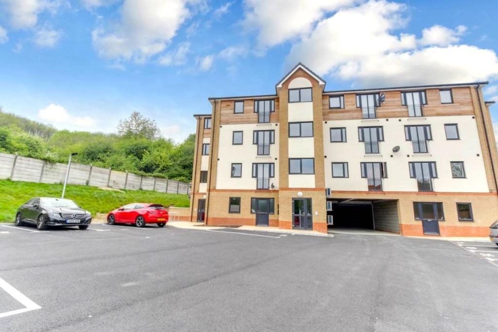 Dallow Road Area, Luton LU1 1 bed flat for sale - £150,000