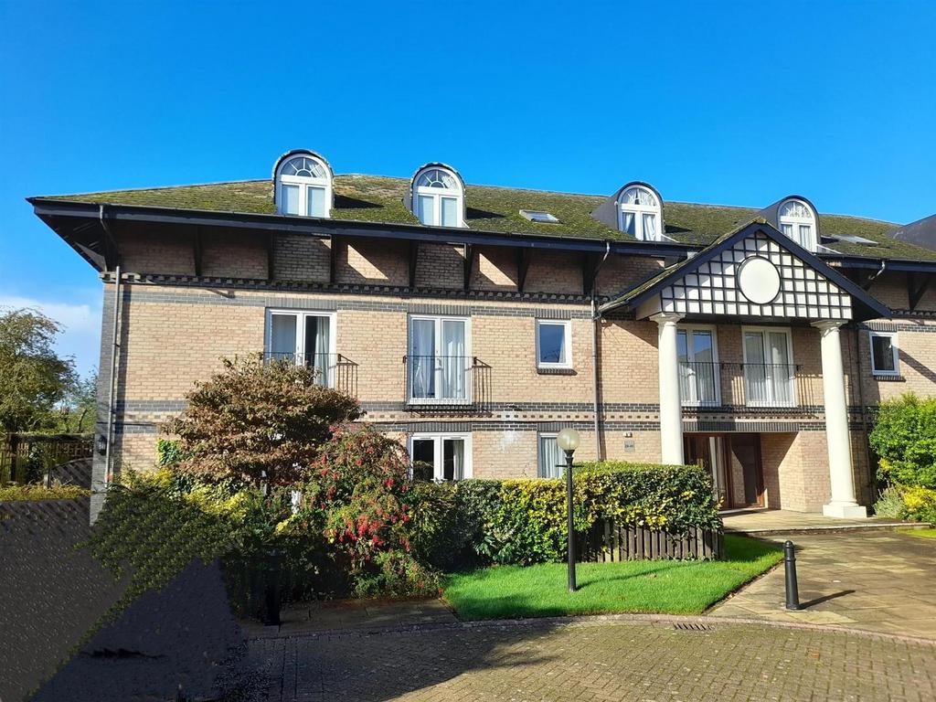 Nyton Road, Westergate 3 bed maisonette - £215,000