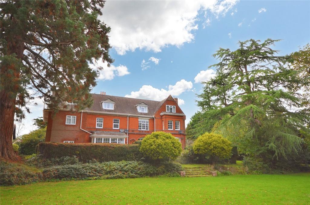 Ravenswood House, Lower Hale, Farnham, Surrey, GU9 3 bed apartment for ...