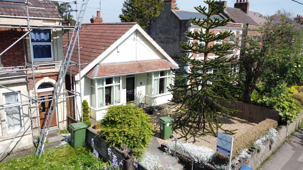 Frome Road, Trowbridge BA14 2 bed detached bungalow - £270,000