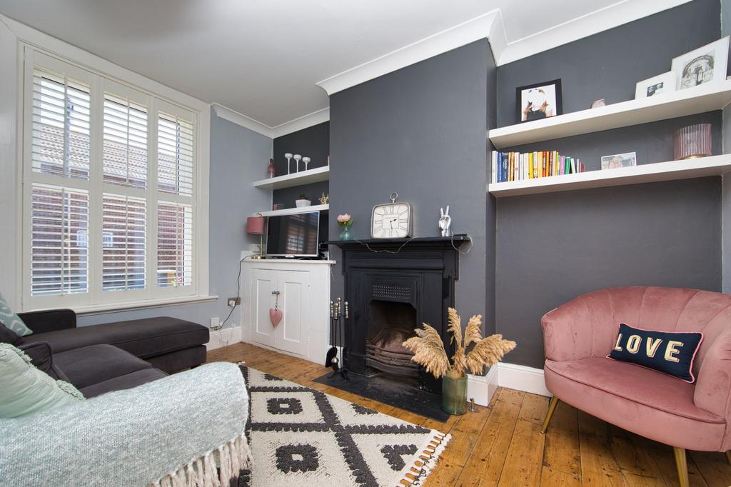 Middle Deal Road, Deal, CT14 2 bed terraced house - £275,000