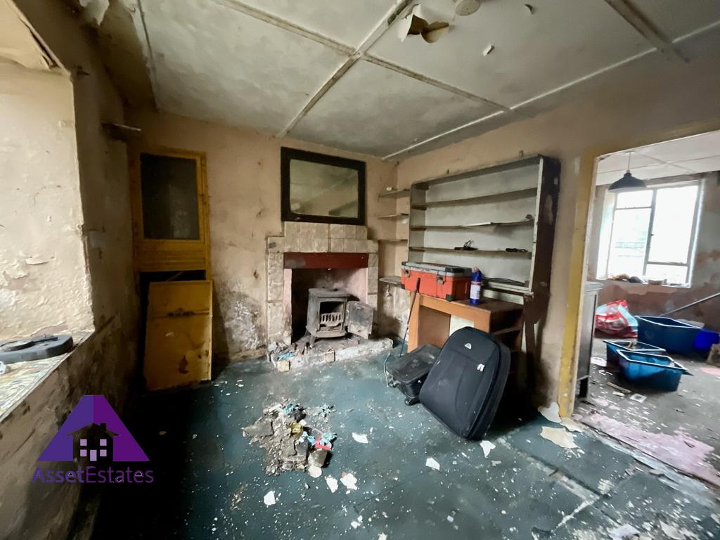 Club Row, Blaina, Abertillery, NP13 3JJ 3 bed end of terrace house - £ ...