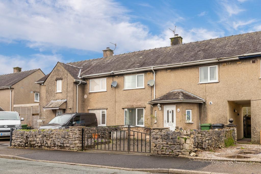 11 Chapel Field, Burneside, LA9 6QP 3 bed semi-detached house - £245,000