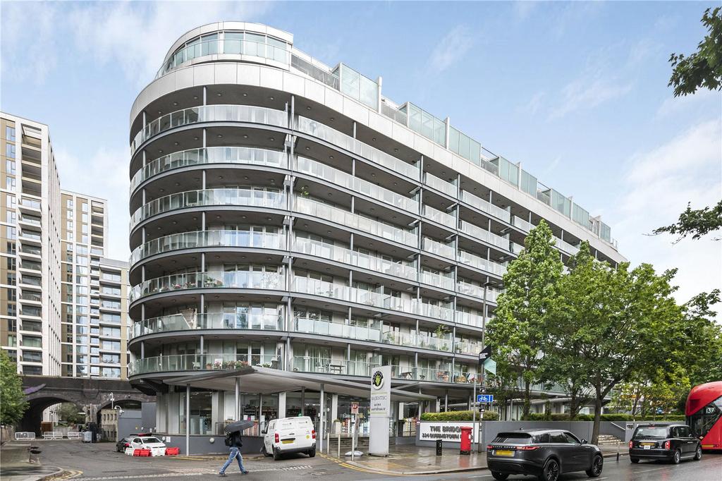 Queenstown Road, London, SW11 2 bed apartment - £3,400 pcm (£785 pw)