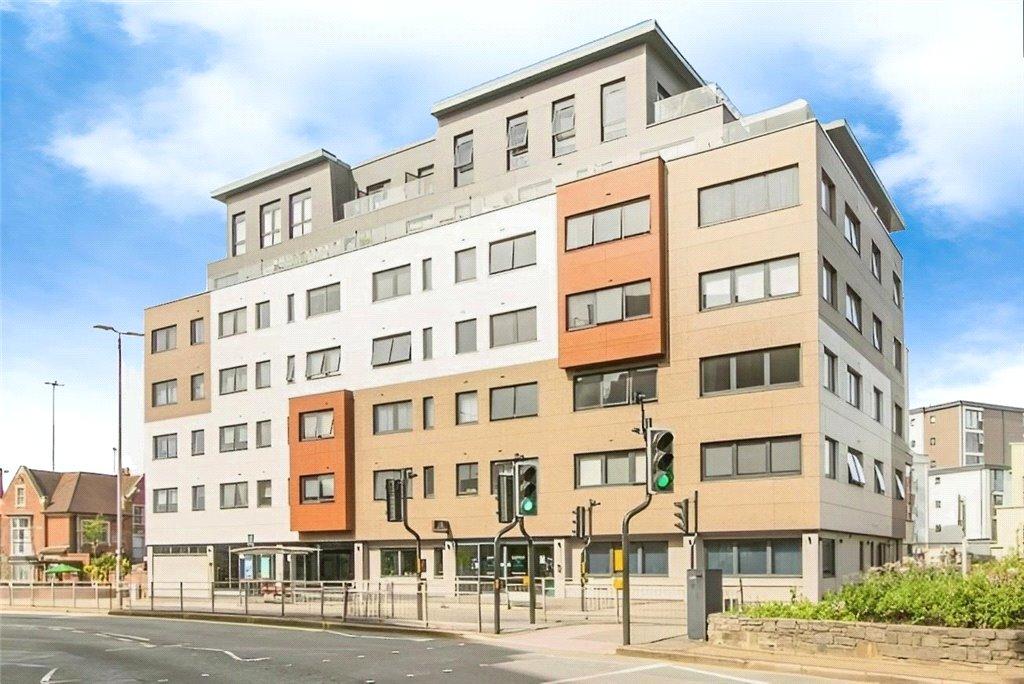 High Street North, Poole 2 bed apartment for sale - £90,000