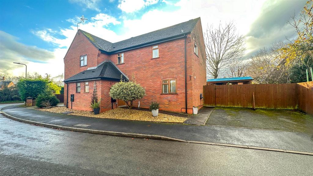 Chapel Lane Nuneaton Cv13 3 Bed Semi Detached House For Sale £87 500