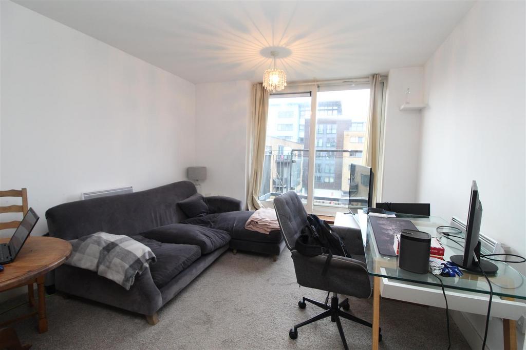 Ferry Court, Cardiff CF11 1 bed flat - £850 pcm (£196 pw)