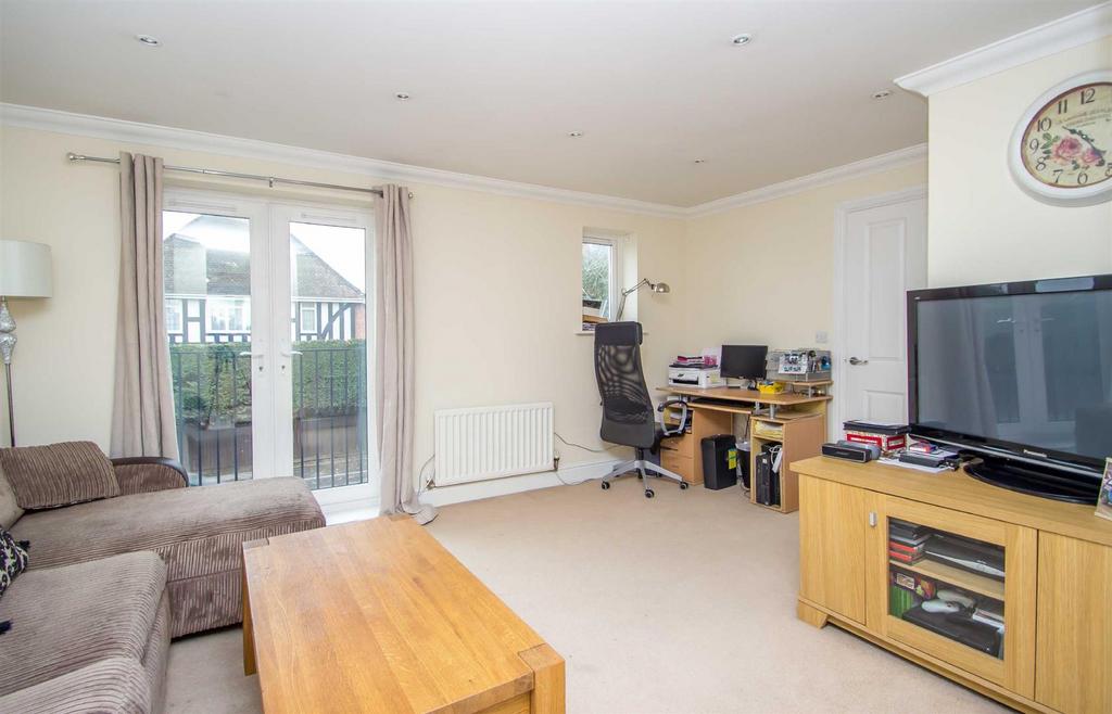 Swan Court, Main Road, Edenbridge 1 bed flat for sale - £229,950