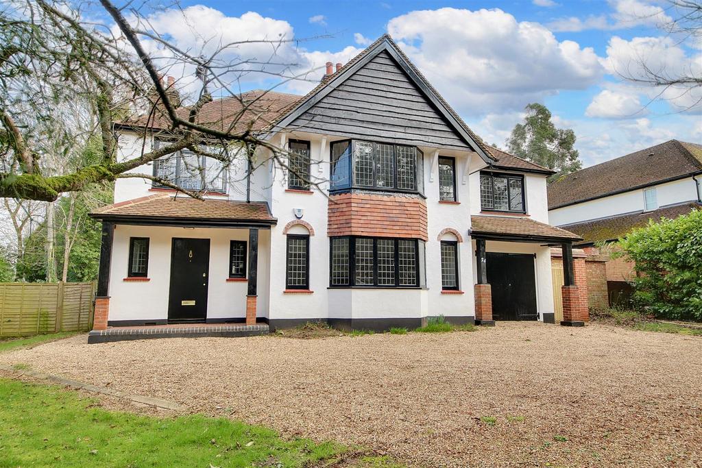 The Avenue, Radlett WD7 4 bed detached house - £3,950 pcm (£912 pw)