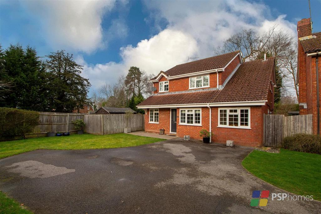 4 bed, 4 reception room home on 0.16 acre plot | Willow Park, Haywards ...