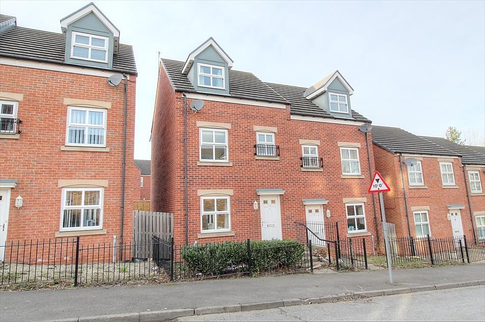 Churchill Road, Gateshead NE8 3 bed semi-detached house - £925 pcm (£ ...