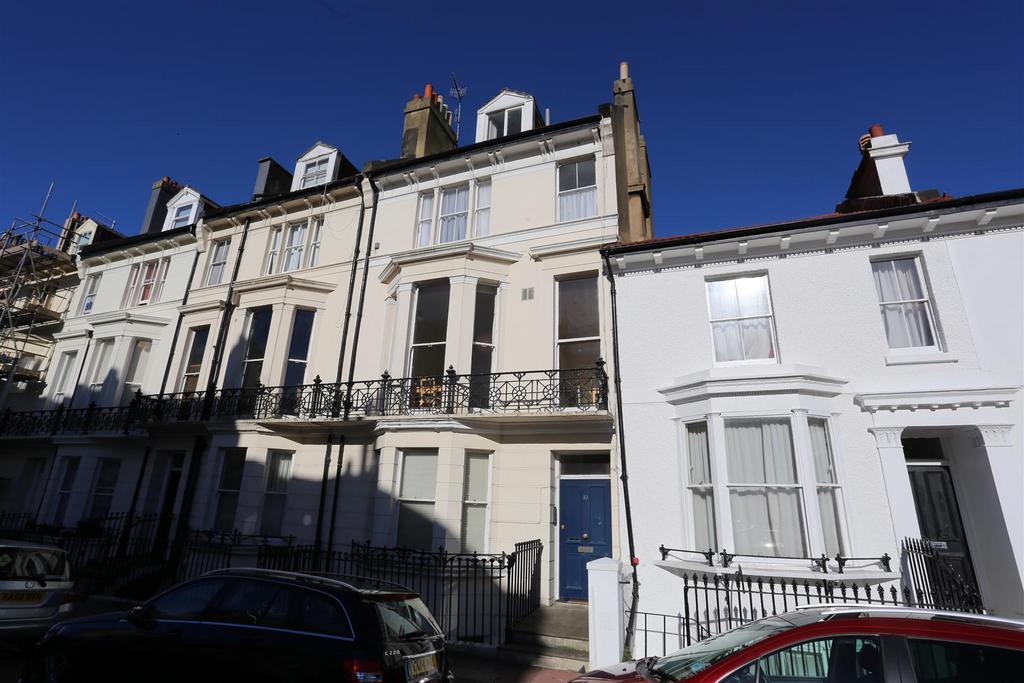 Powis Road, Brighton 1 bed flat - £1,250 pcm (£288 pw)