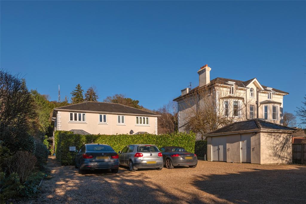 Raglan Road, Reigate, Surrey, RH2 2 bed semi-detached house - £525,000