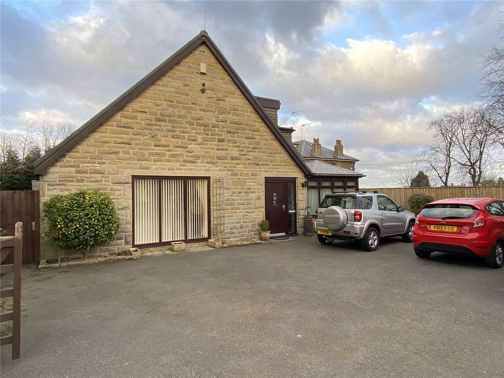 Bunkers Lane, Batley, WF17 4 bed detached house - £325,000