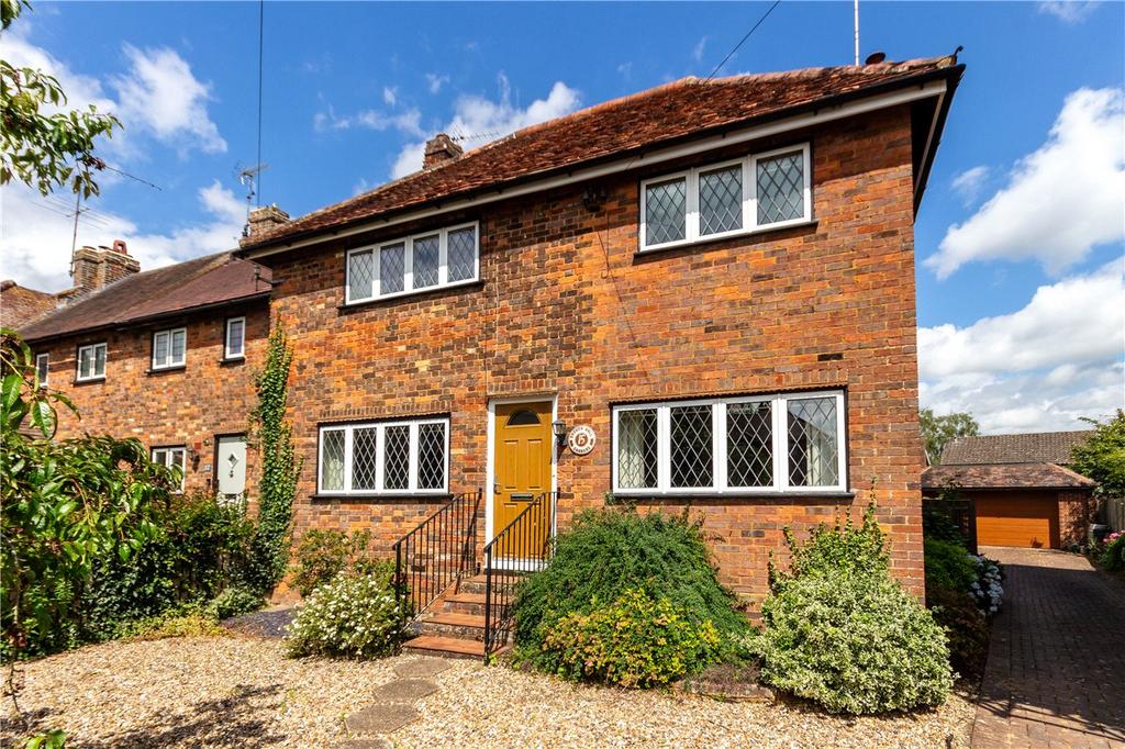 Crouch Hall Gardens, Redbourn, St.... 4 bed end of terrace house - £675,000